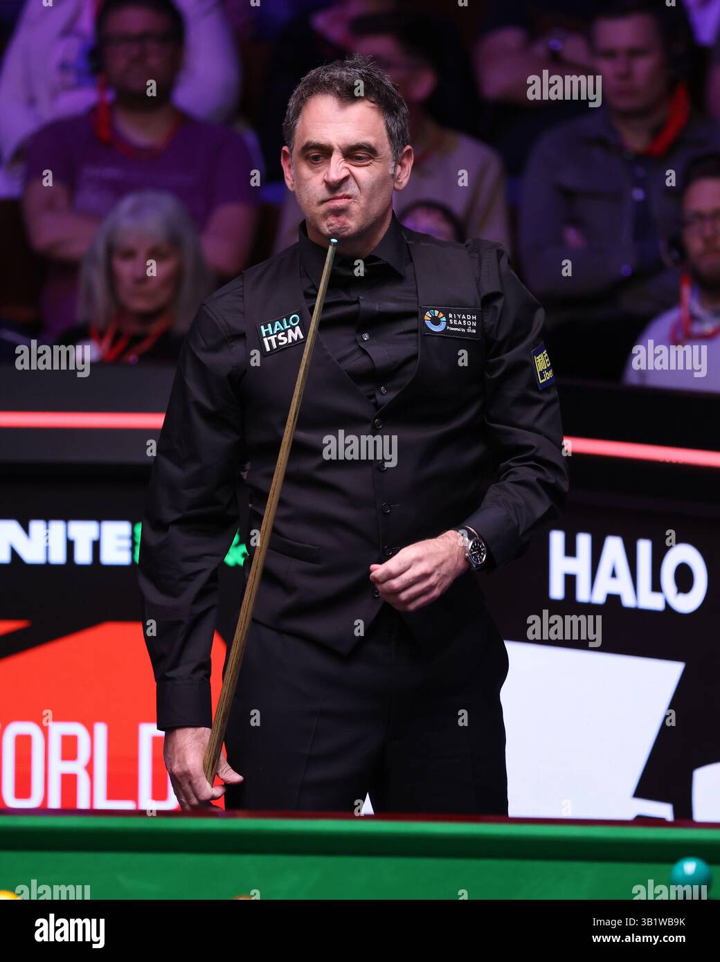 Ronnie O'Sullivan during the game against Pang Junxu during the 2025 ...