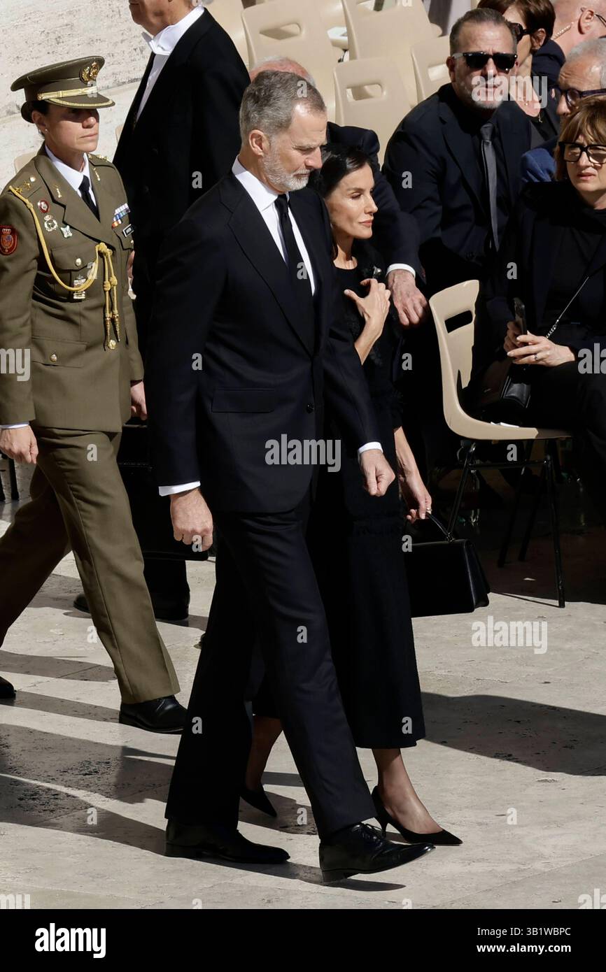 Pope Francis Honored at Solemn Funeral in St. Peters Square Spain s ...