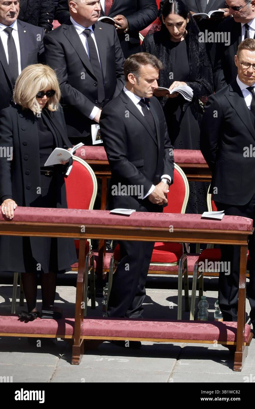 Pope Francis Honored at Solemn Funeral in St. Peters Square The ...