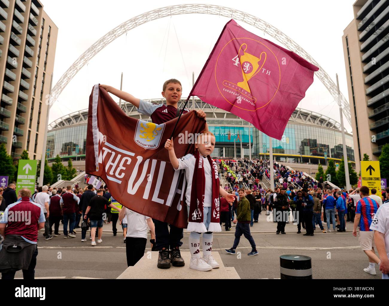 Aston Villa fans ahead of the Emirates FA Cup semi-final match at ...