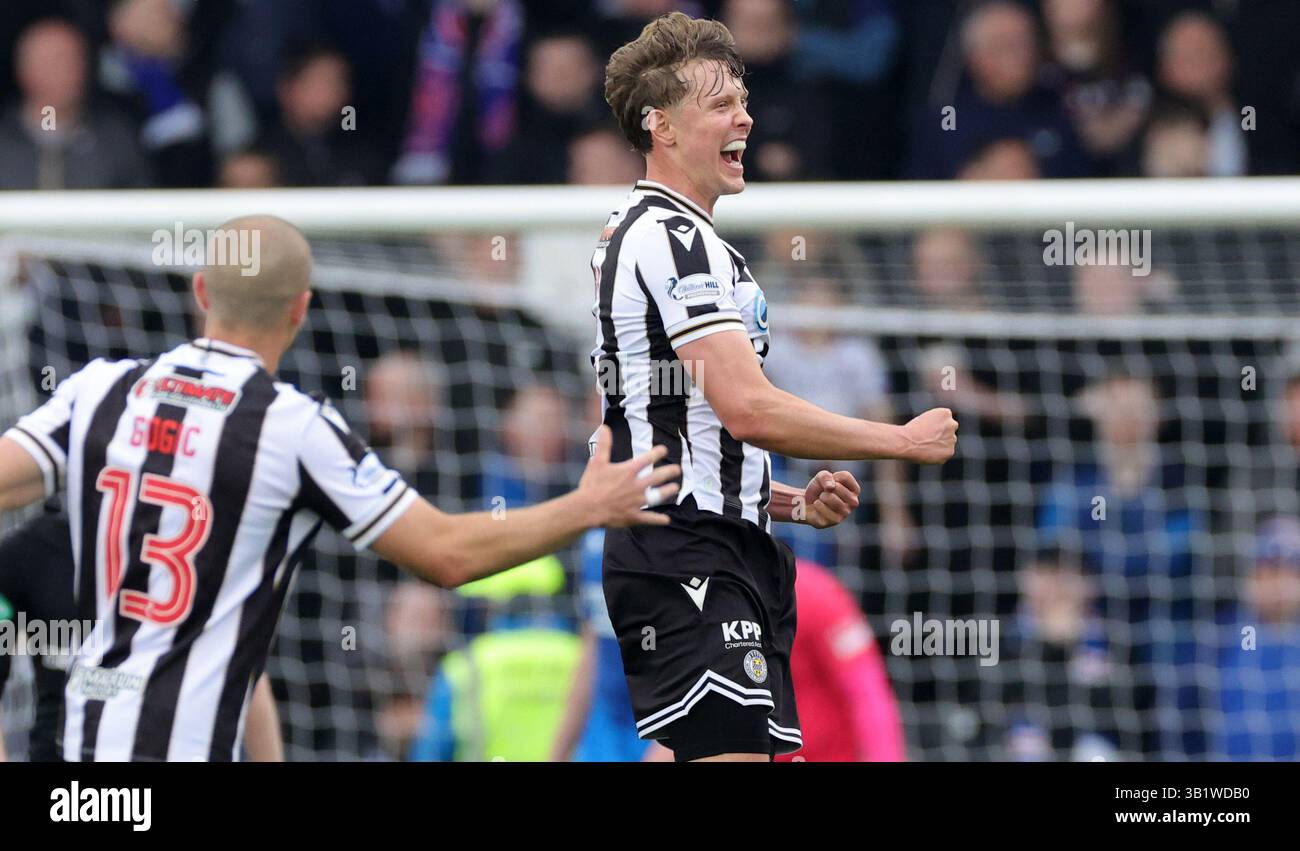 St Mirren's Mark O'Hara celebrates his goal during the William Hill ...