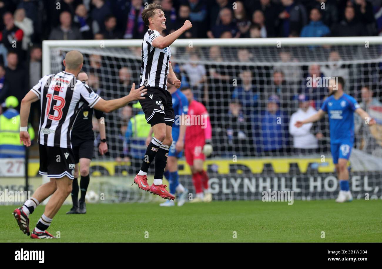 St Mirren's Mark O'Hara celebrates his goal during the William Hill ...