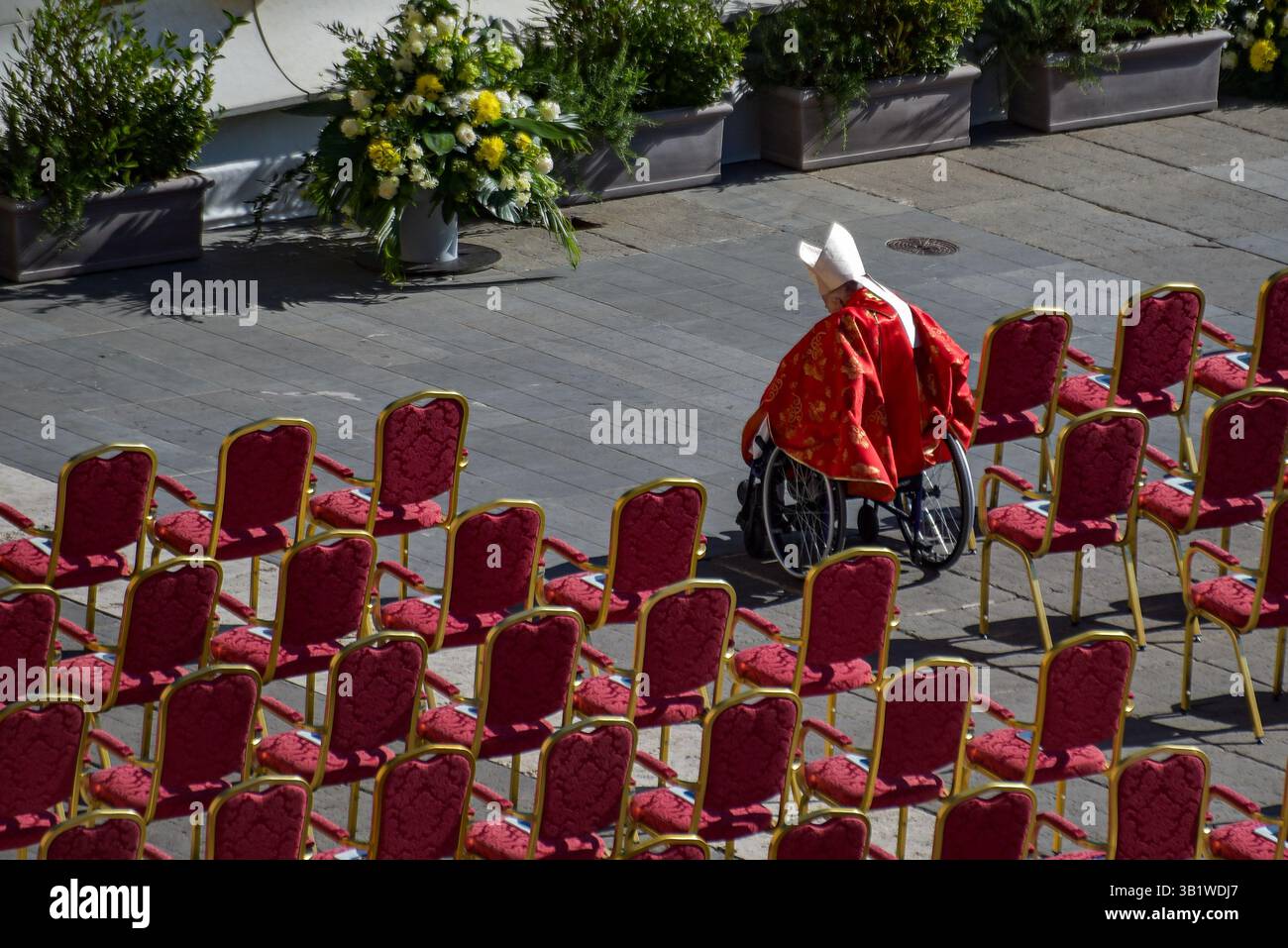 Vatican, Vatican. 26th Apr, 2025. The Cardinal Camillo Ruini awaits the ...
