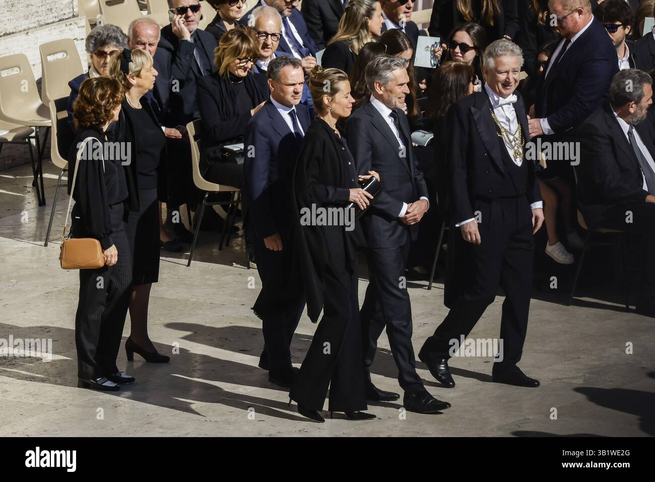 Rome, Italy. 26th Apr, 2025. Premier olandese Dick Schoof e his wife ...