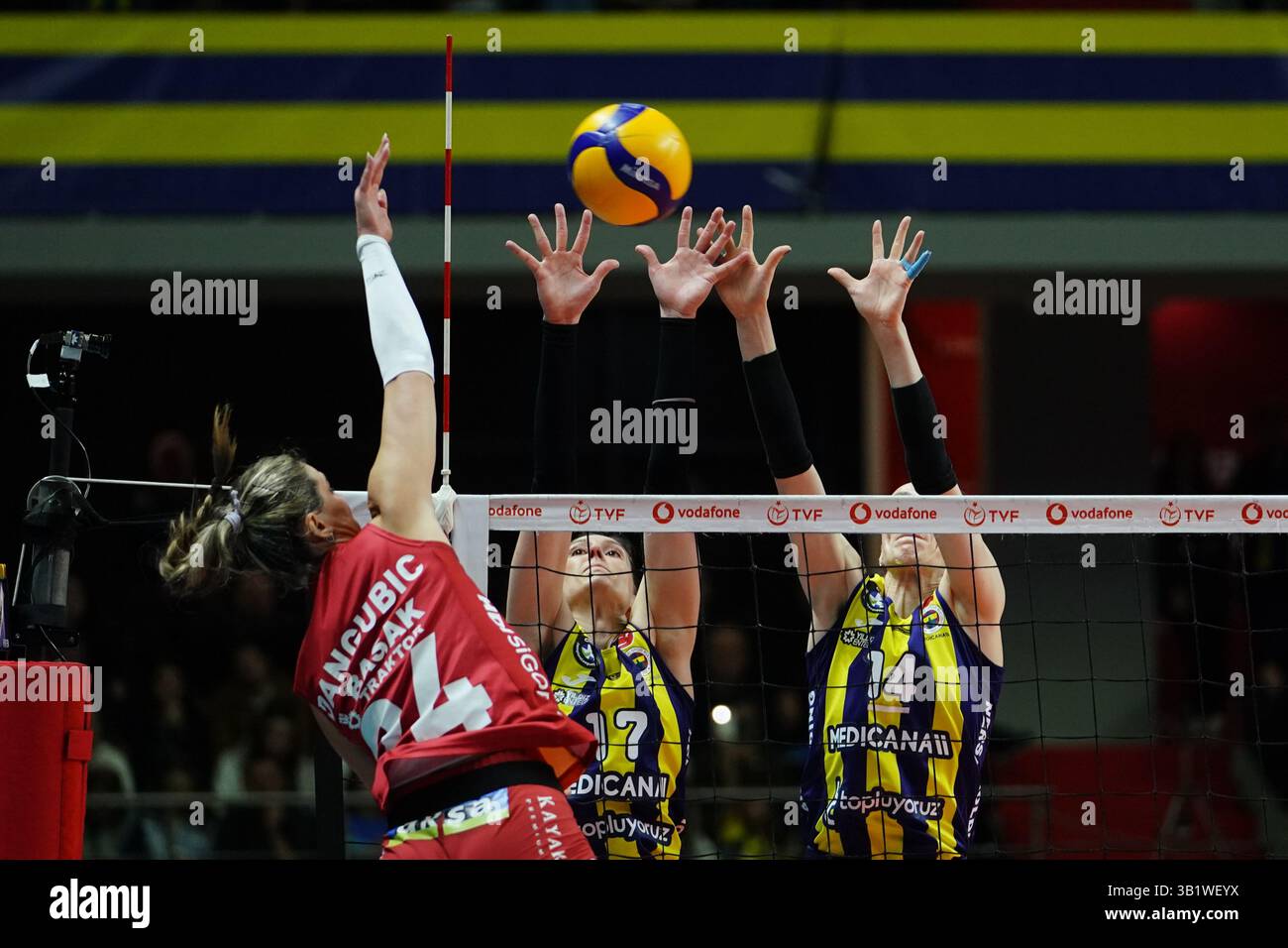 ISTANBUL, TURKIYE - APRIL 12, 2025: Katarina Dangubic in action during ...