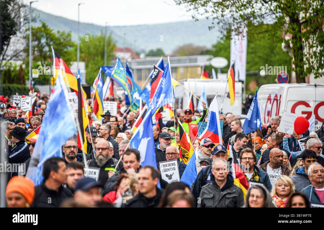 26 April 2025, Baden-Württemberg, Reutlingen: Numerous demonstrators ...