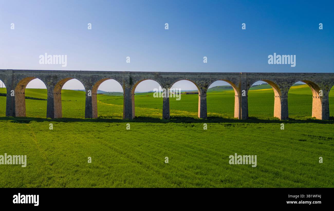 Ponte dei 21 Archi in Spinazzola, Puglia – Historic Railway Viaduct ...