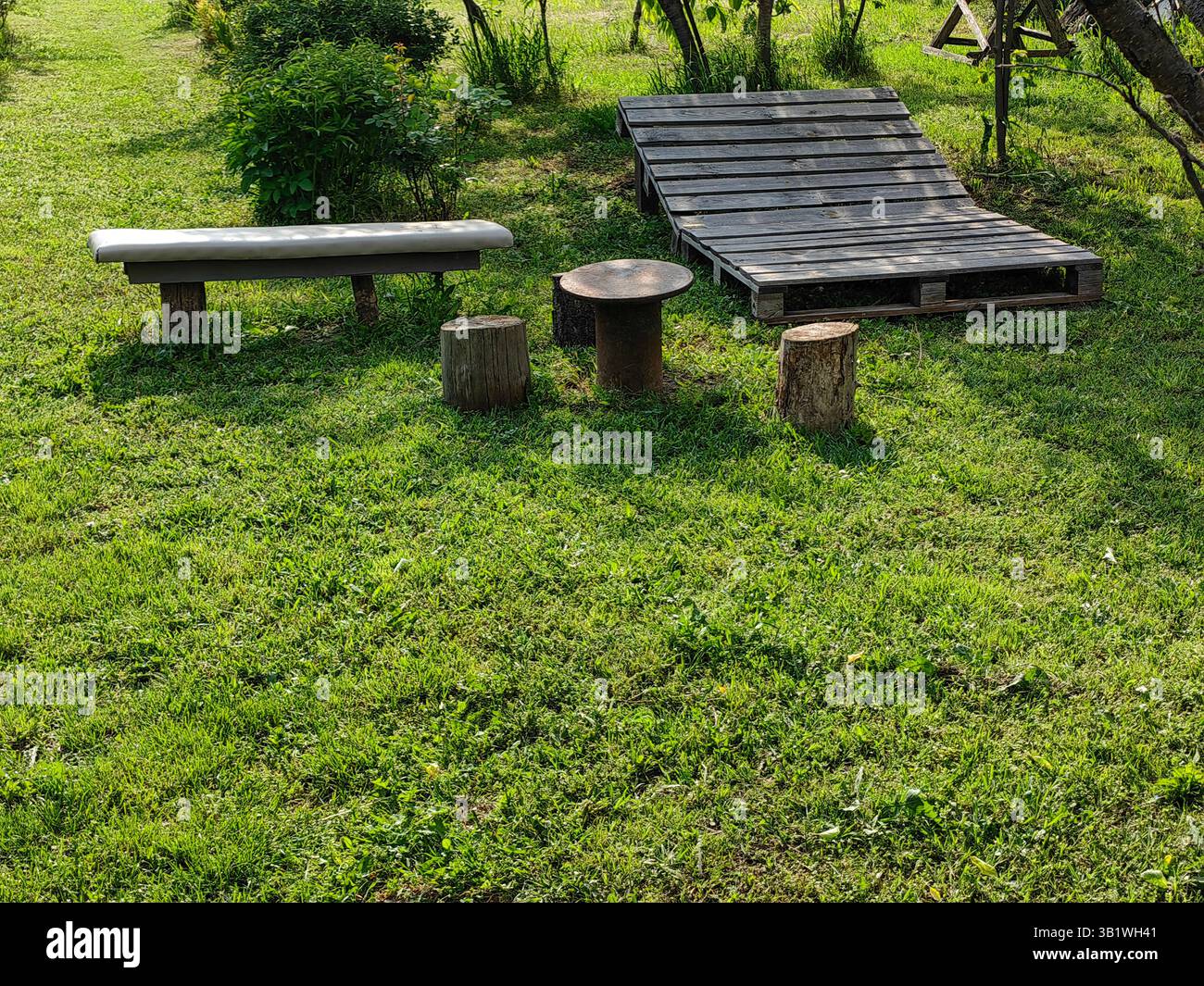 Open air backyard outdoor hi-res stock photography and images - Alamy
