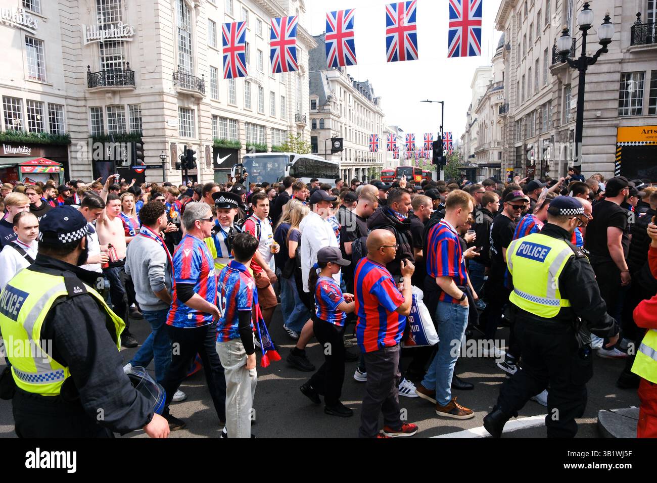 Piccadilly Circus, London, UK. 26th Apr 2025. Crystal Palace ultras ...