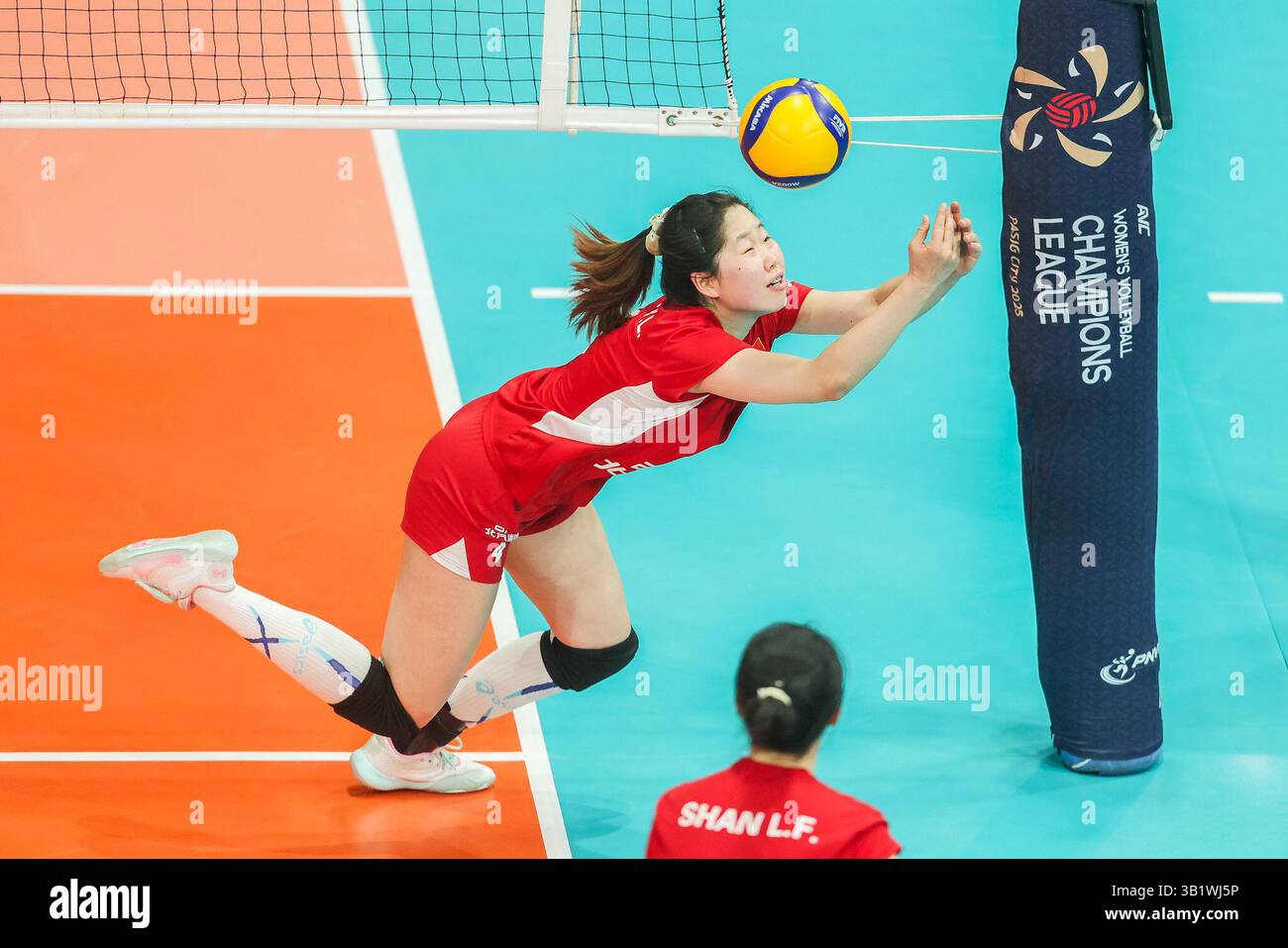 Pasig City, Philippines. 26th Apr, 2025. Zhao Yalun (top) of China's ...
