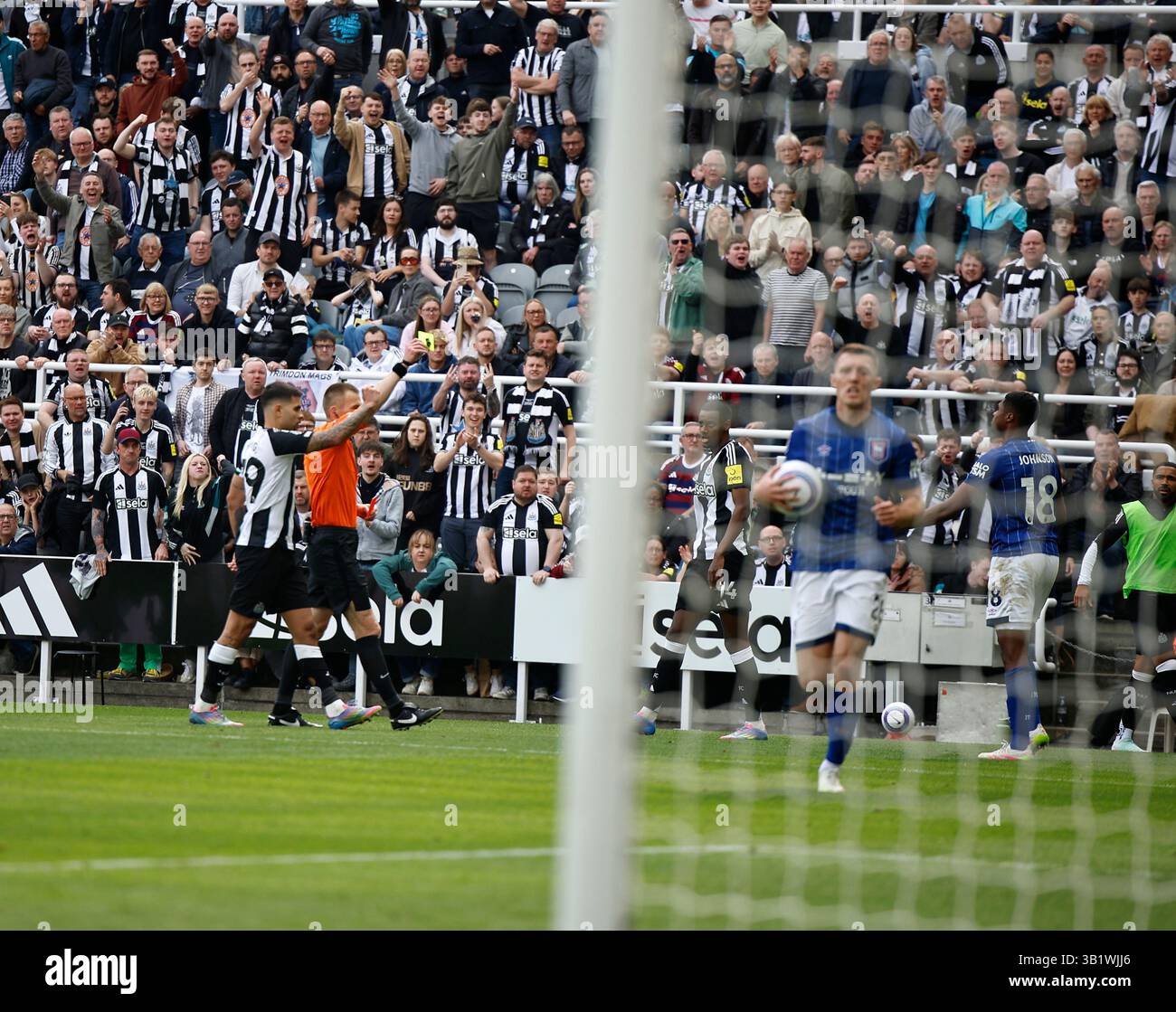 26th April 2025; St James Park, Newcastle, England; Premier League ...