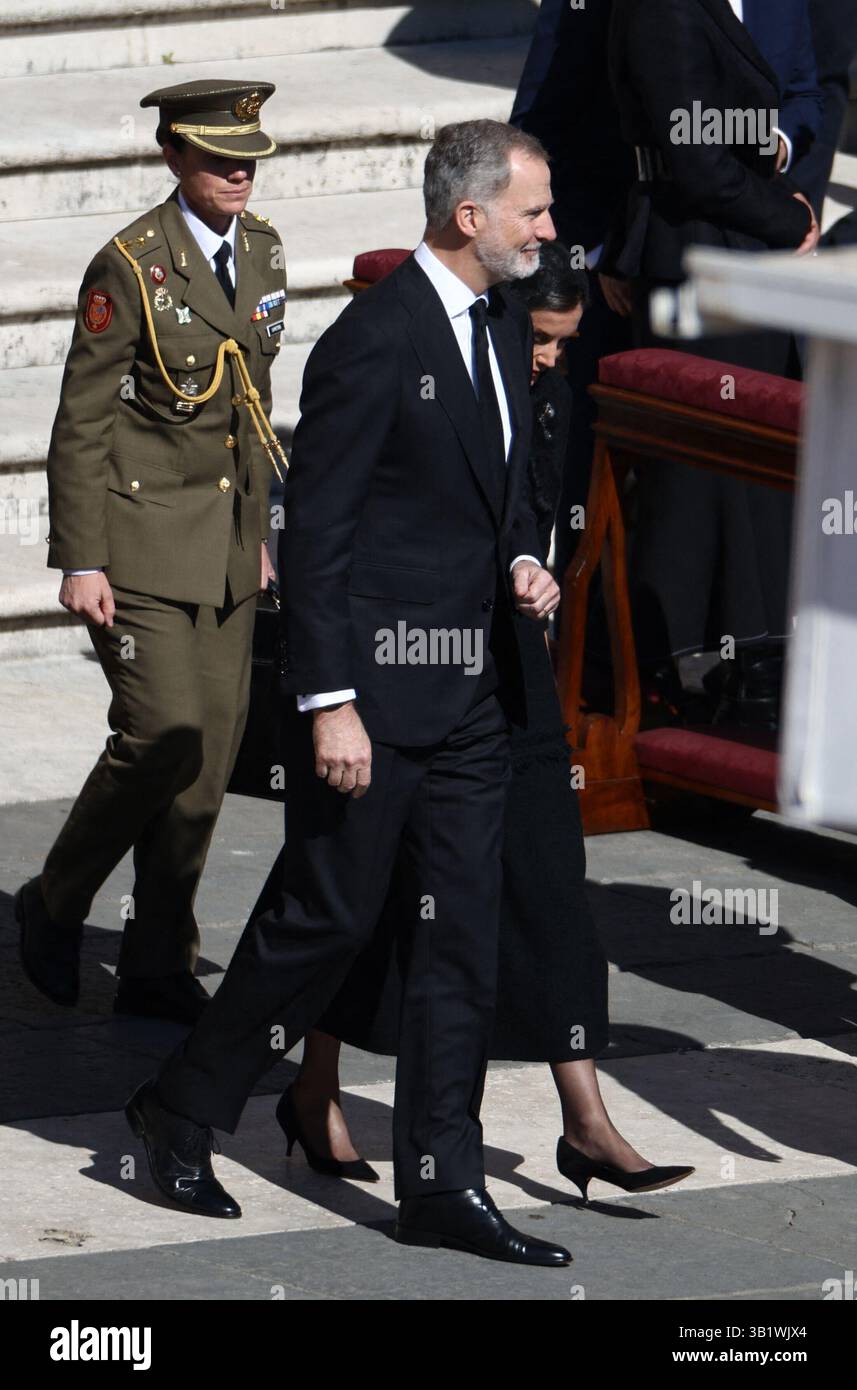 King Felipe and Queen Letizia of Spain attending Pope Francis' funeral ...