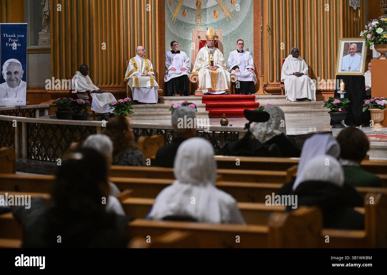Montreal, Canada. 26th Apr, 2025. Church goers attend a mass to ...
