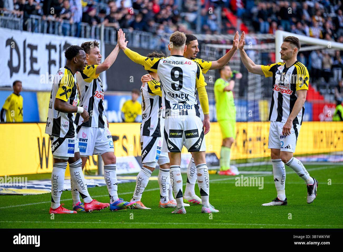 Raiffeisen Arena Linz, AUT, Admiral Bundesliga, LASK Linz vs SK ...