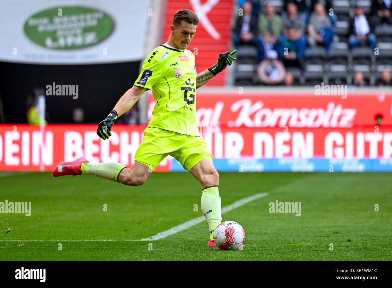 Raiffeisen Arena Linz, AUT, Admiral Bundesliga, LASK Linz vs SK ...
