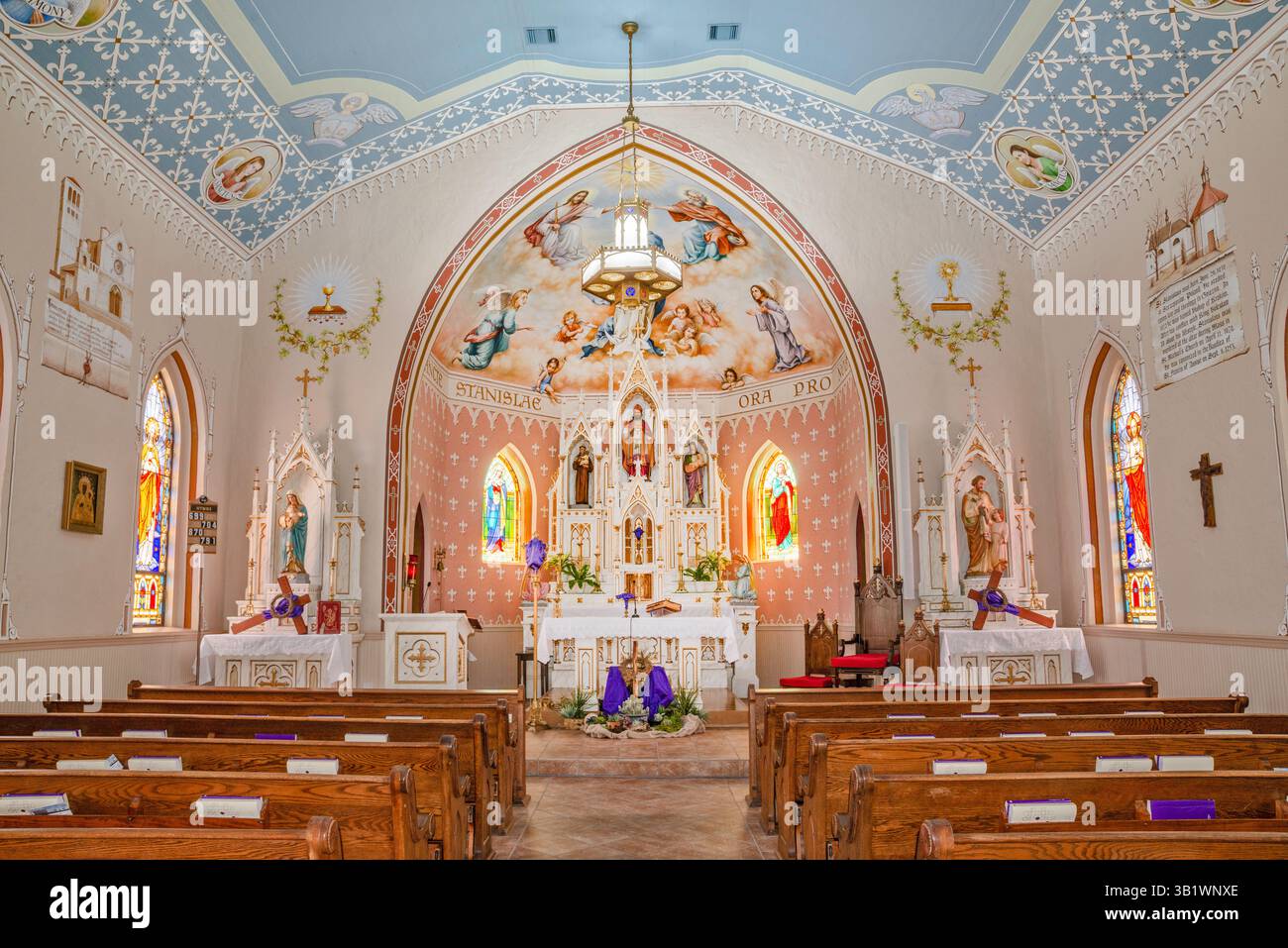 Interior of Saint Stanislaus Catholic Church, built by Polish Roman ...