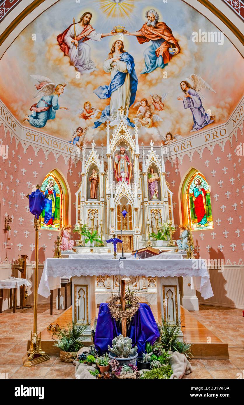 Main altar at Saint Stanislaus Catholic Church, built by Polish Roman ...
