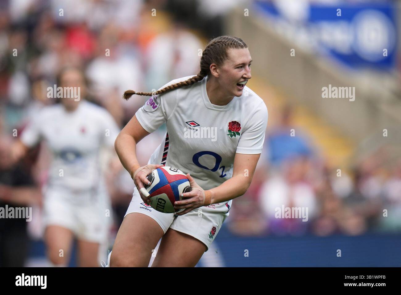 England's Emma Sing scores a try during the Women's Six Nations rugby ...