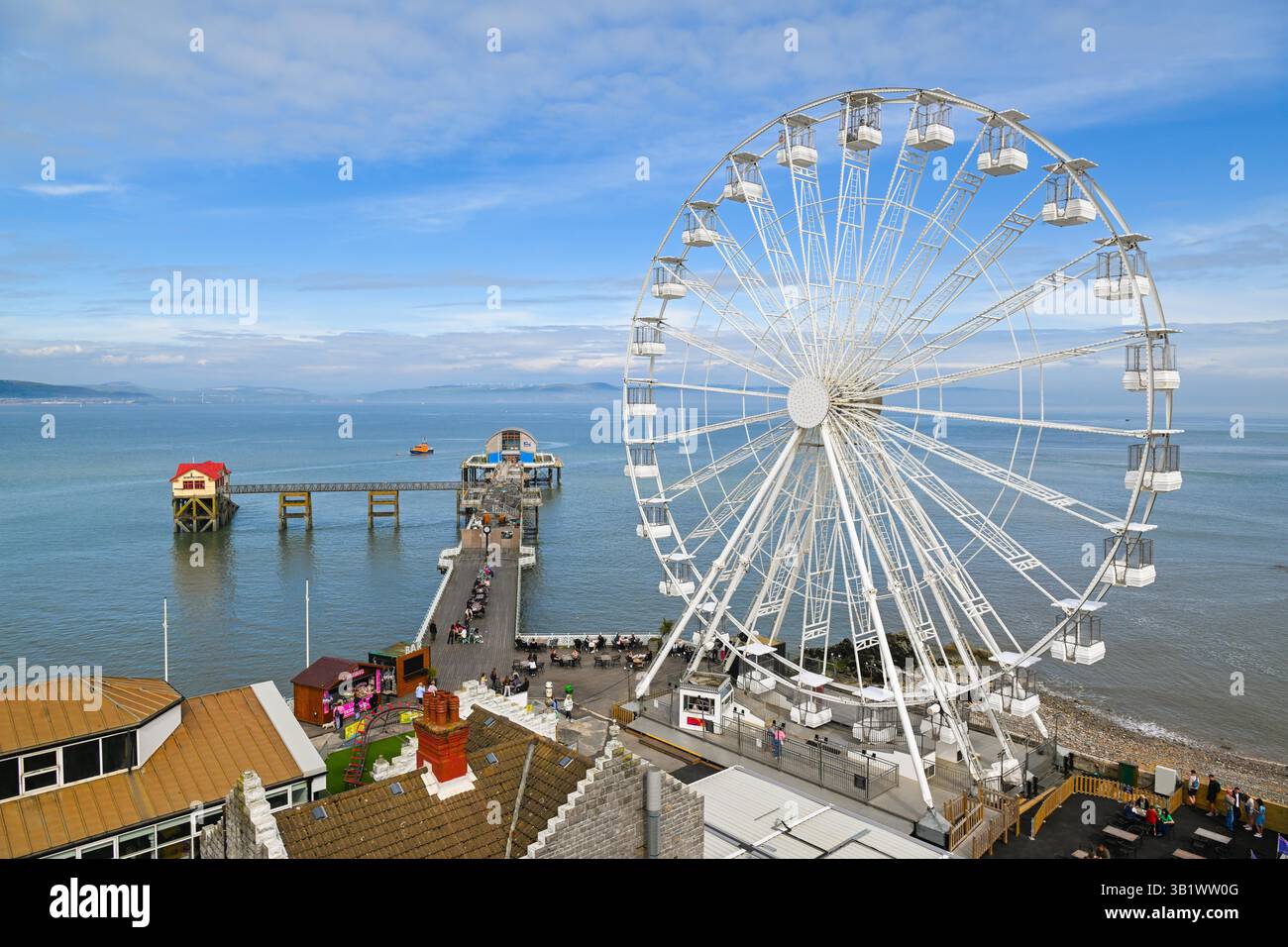 Mumbles, Wales, UK. 26th April 2025. UK Weather. General view of the ...