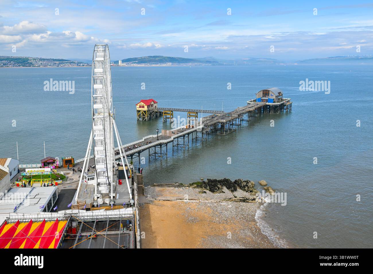 Mumbles, Wales, UK. 26th April 2025. UK Weather. General view of the ...