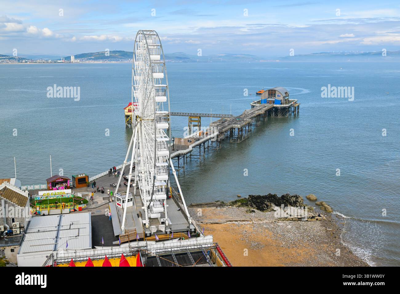 Mumbles, Wales, UK. 26th April 2025. UK Weather. General view of the ...
