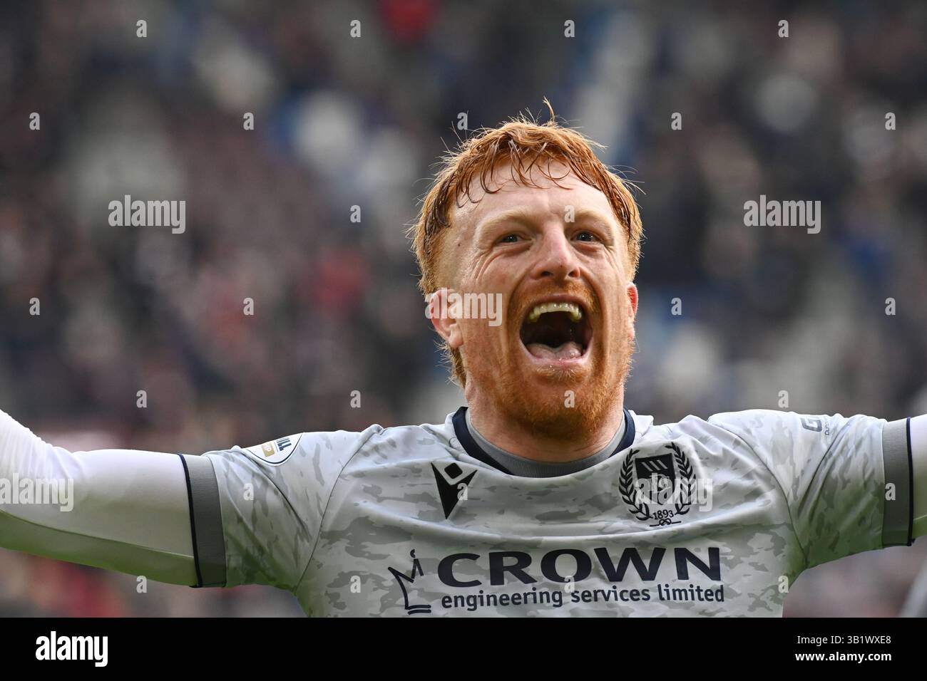 Dundee striker simon murray celebrates his winning goal vs hearts hi ...