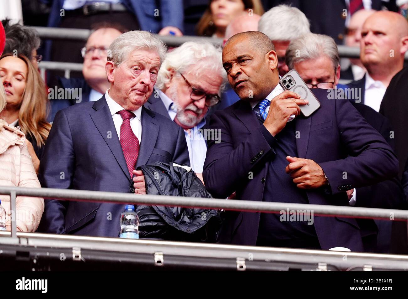 Former footballer Mark Bright (right) and former Crystal Palace and ...
