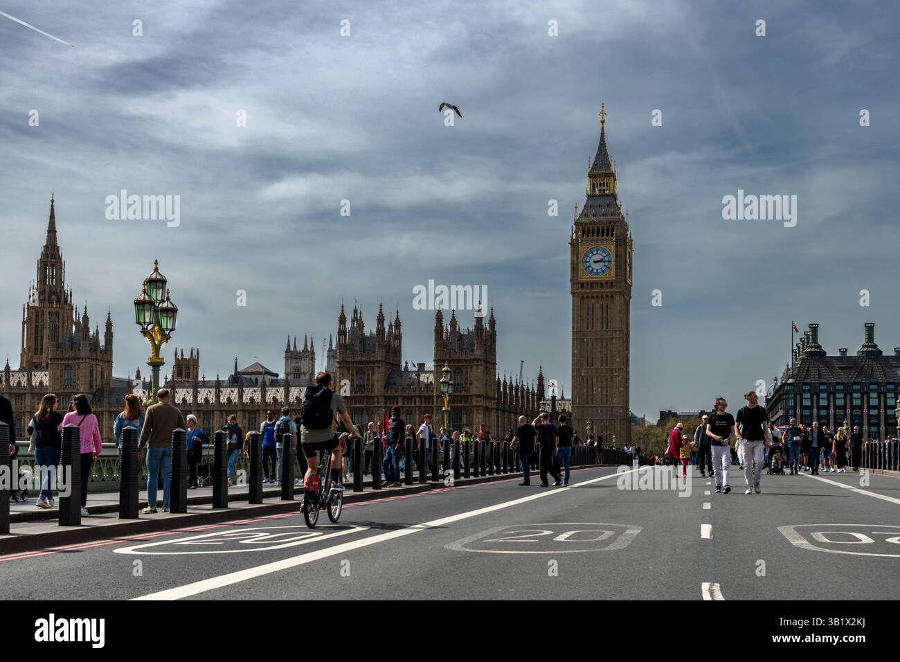 Famous tower bridge from sightseeing hi-res stock photography and ...