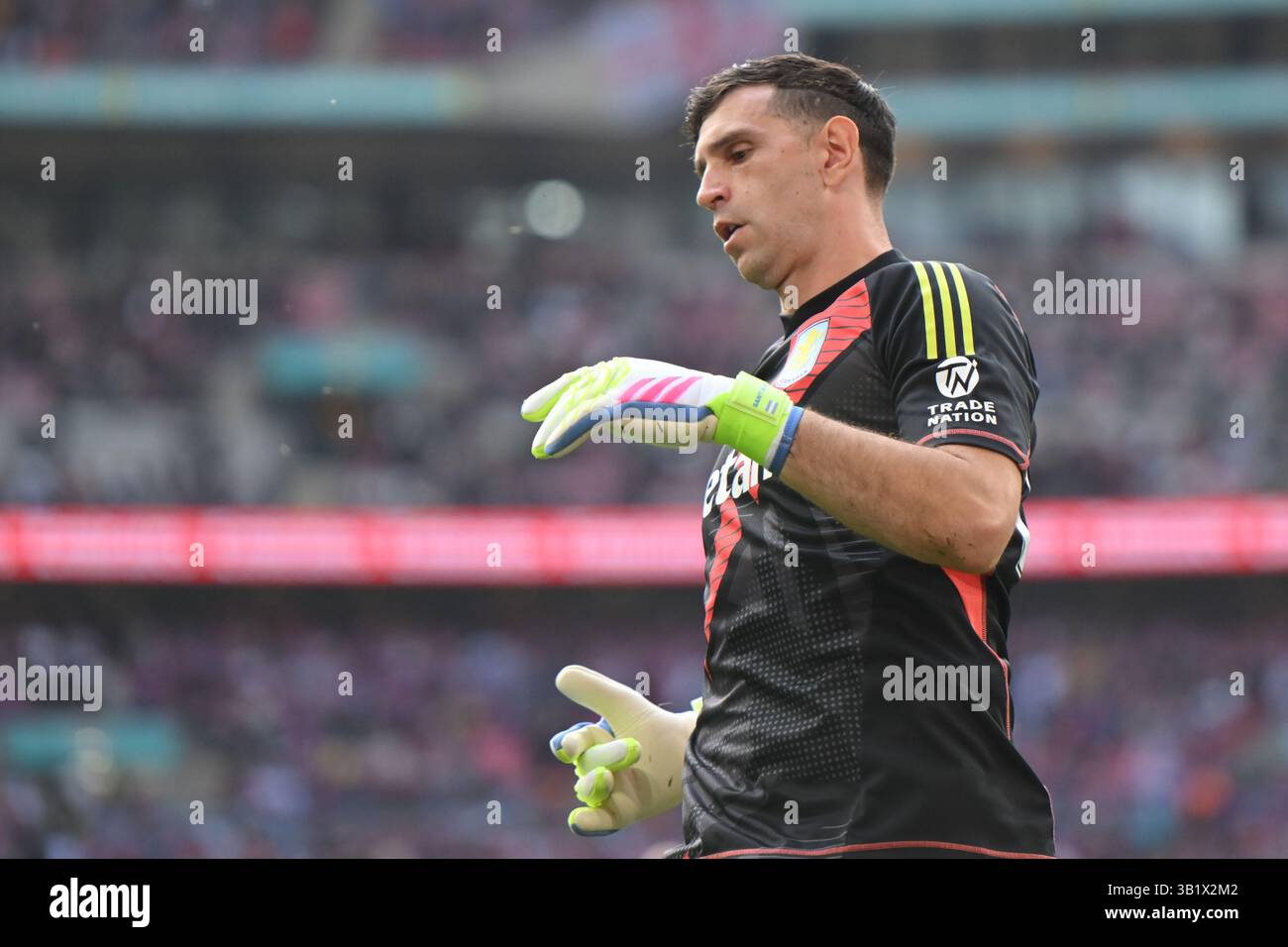 Goalkeeper Emiliano Martinez (23 Aston Villa) during the Emirates FA ...