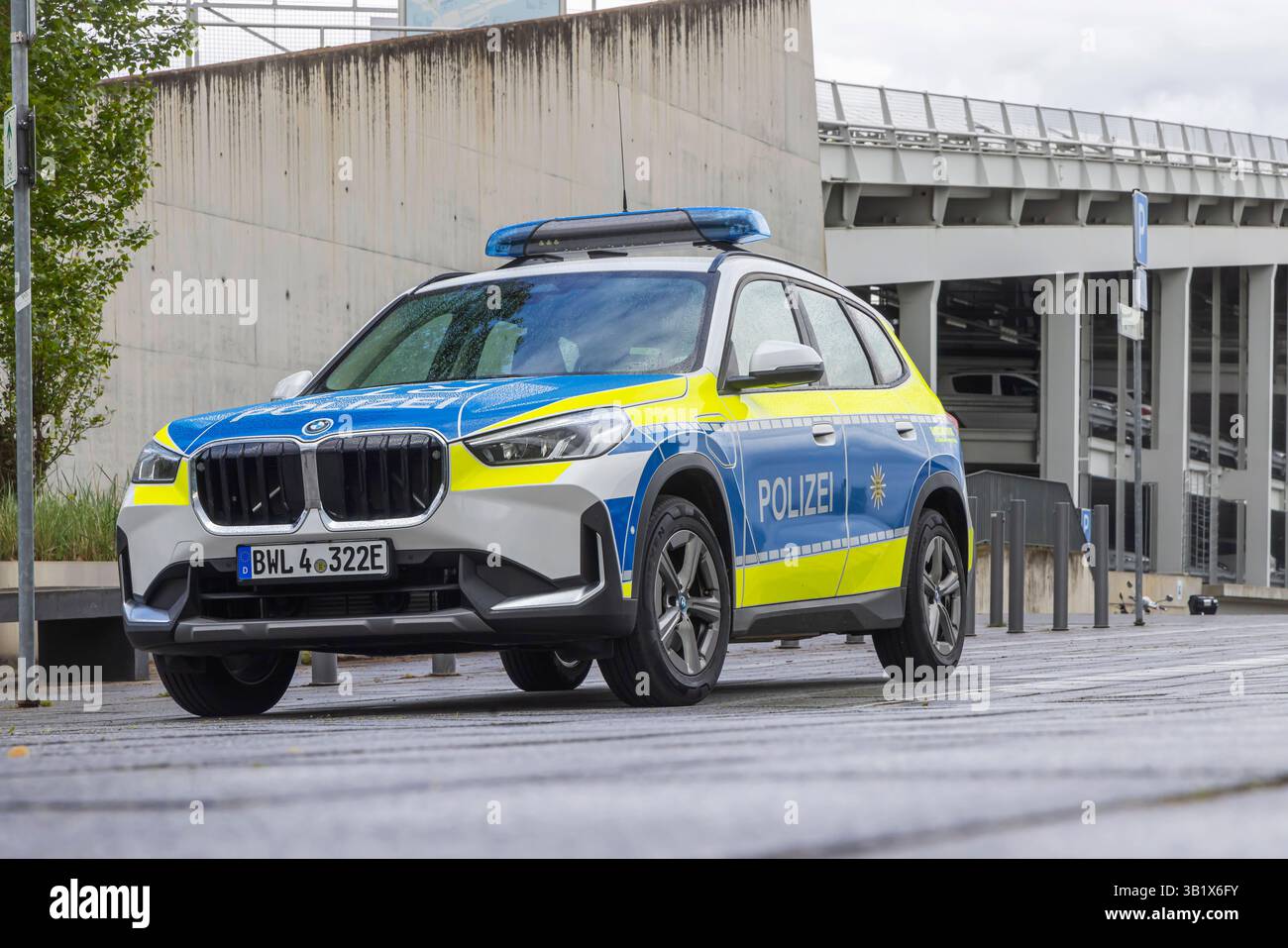 Fahrzeug der Polizei Baden-Württemberg. SUV der Marke BMW. // 25.04. ...