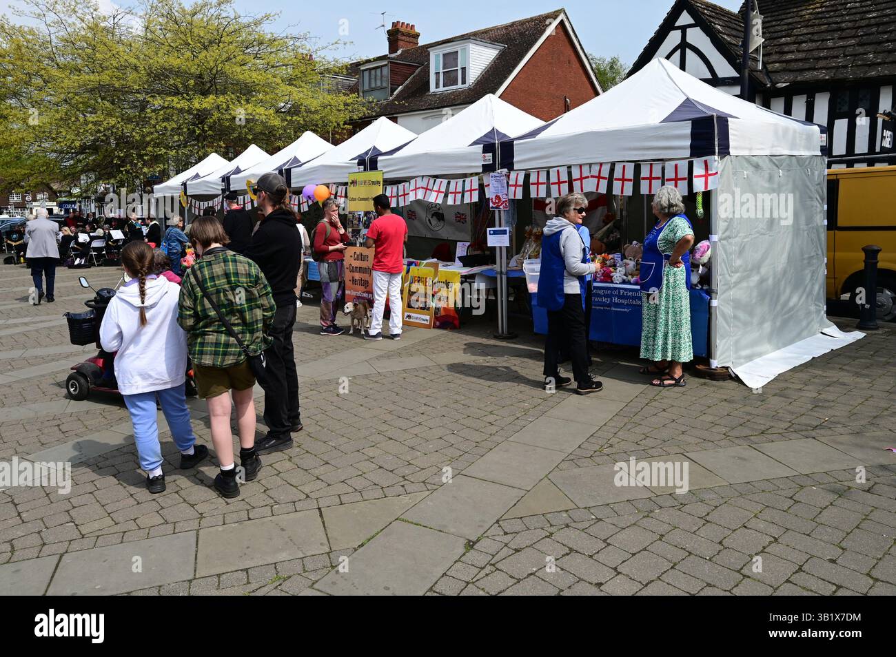 Crawley high street hi-res stock photography and images - Alamy