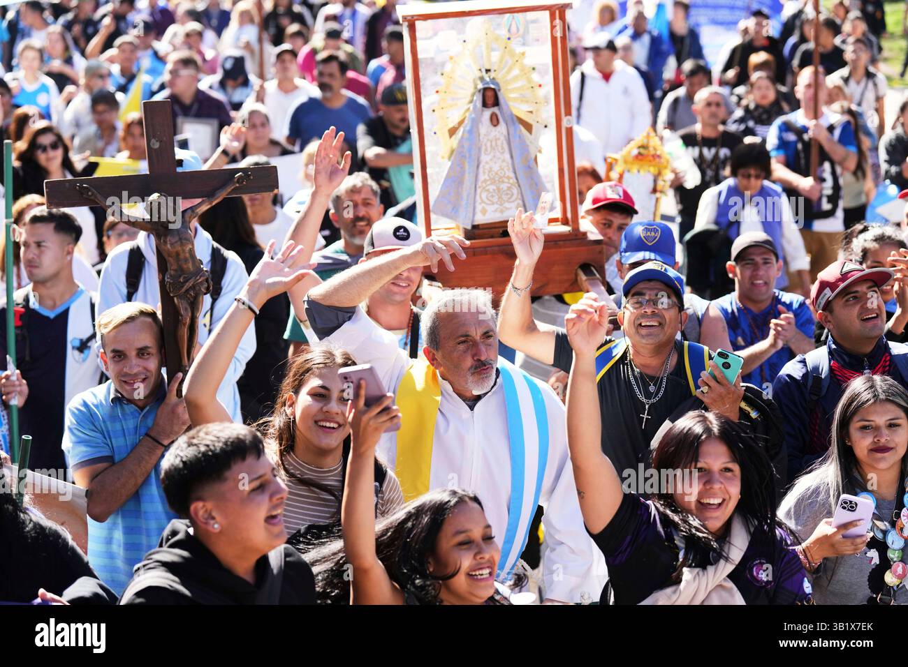 Mourners pay tribute to the late Pope Francis as they caravan through ...