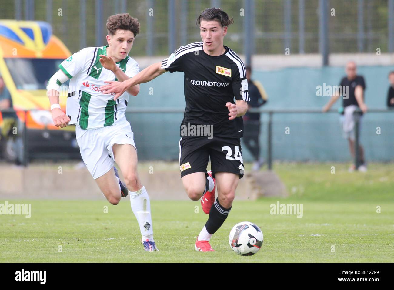 Mönchengladbach, Deutschland 26. April 2025: B-Junioren DFB-Nachwuchsliga - 2024/25 - Borussia ...