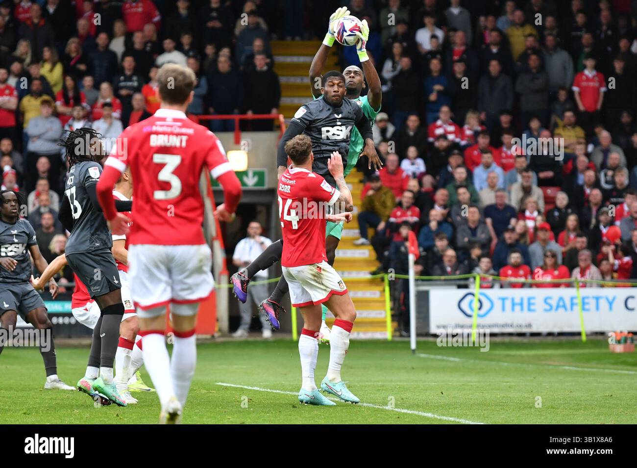 Charlton wrexham hi-res stock photography and images - Alamy