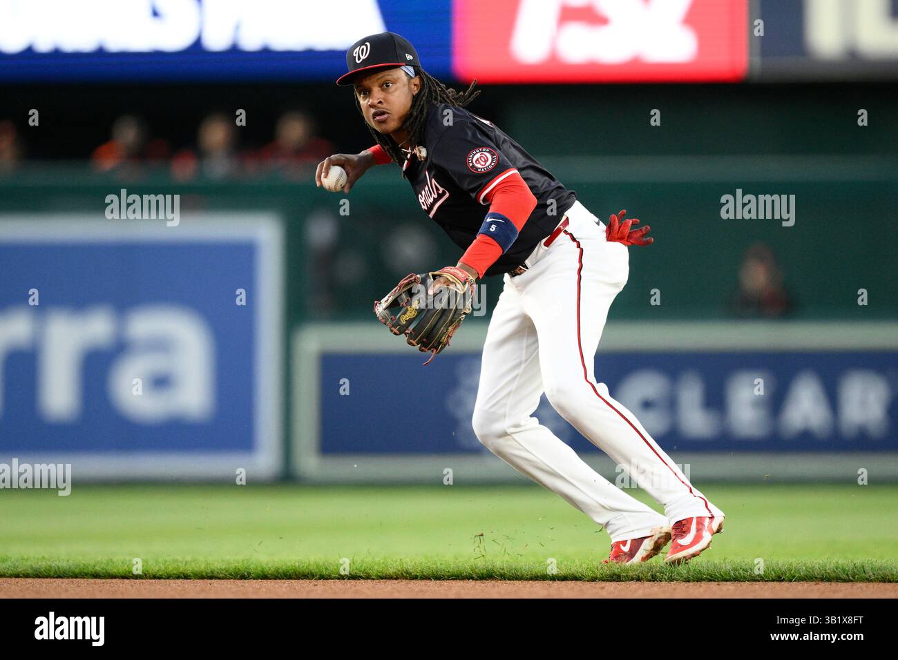 Washington Nationals shortstop CJ Abrams (5) in action during a ...