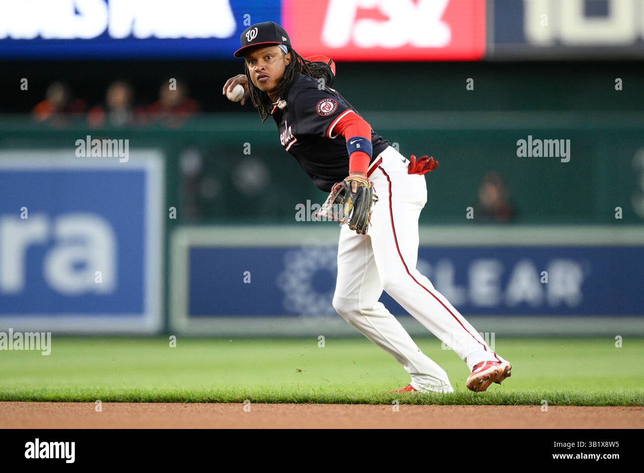 Washington Nationals shortstop CJ Abrams (5) in action during a ...
