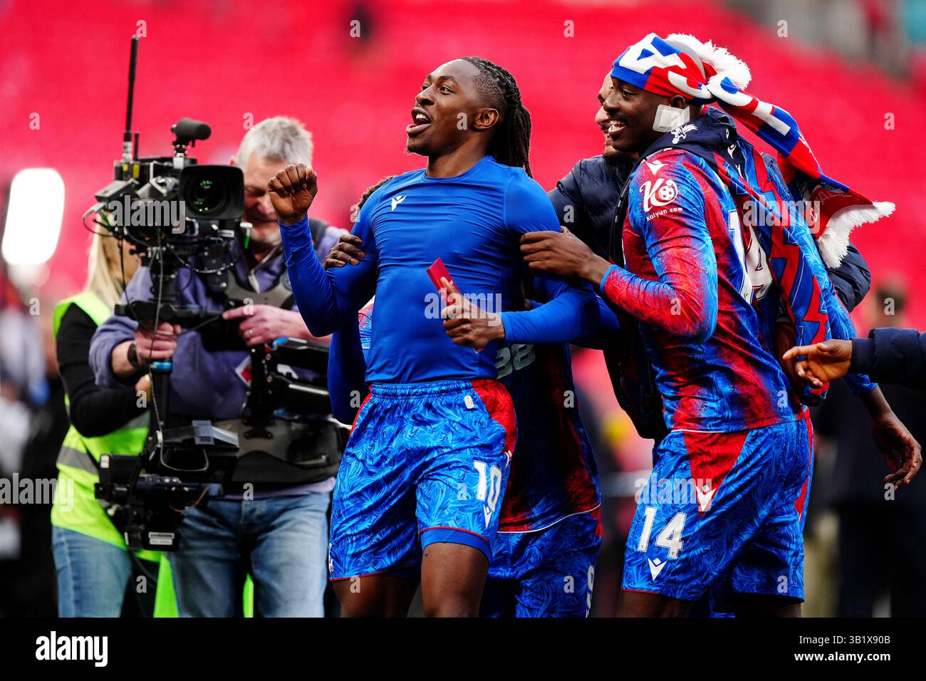 Crystal Palace's Eberechi Eze (centre) and Jean-Philippe Mateta ...