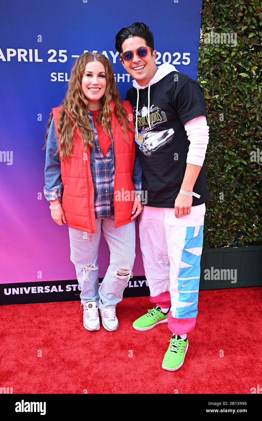 Ashley Dingess und Nicholas Roa bei der Eröffnung der Universal Fan ...