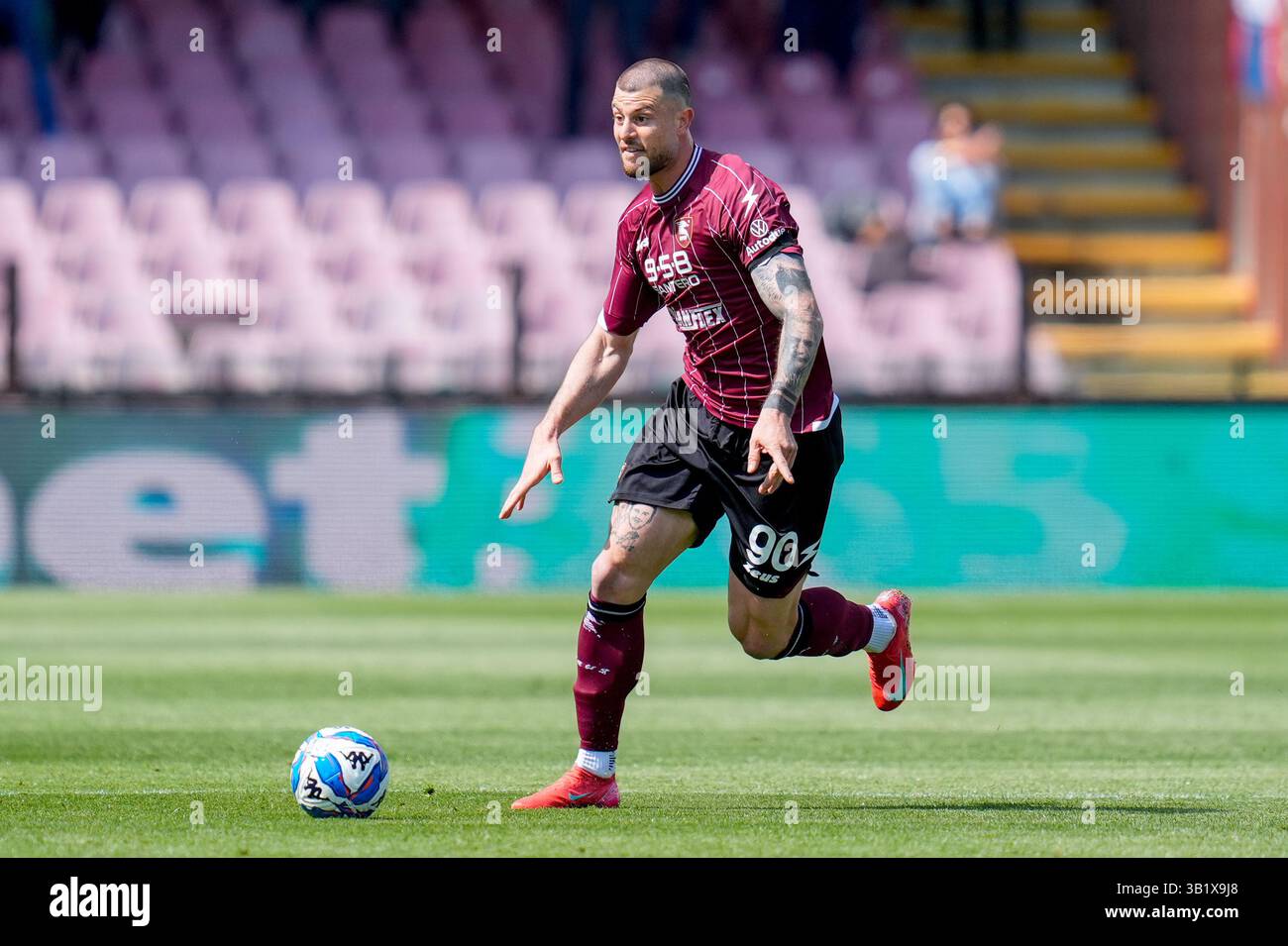 Alberto Cerri of US Salernitana during the Serie BKT match between US ...