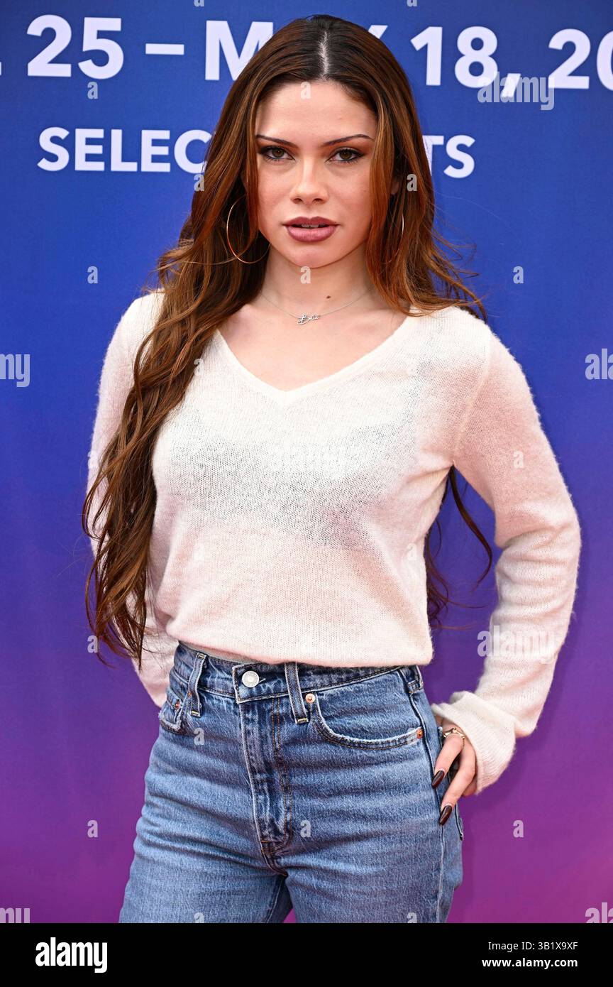 Bella shepard hi-res stock photography and images - Alamy