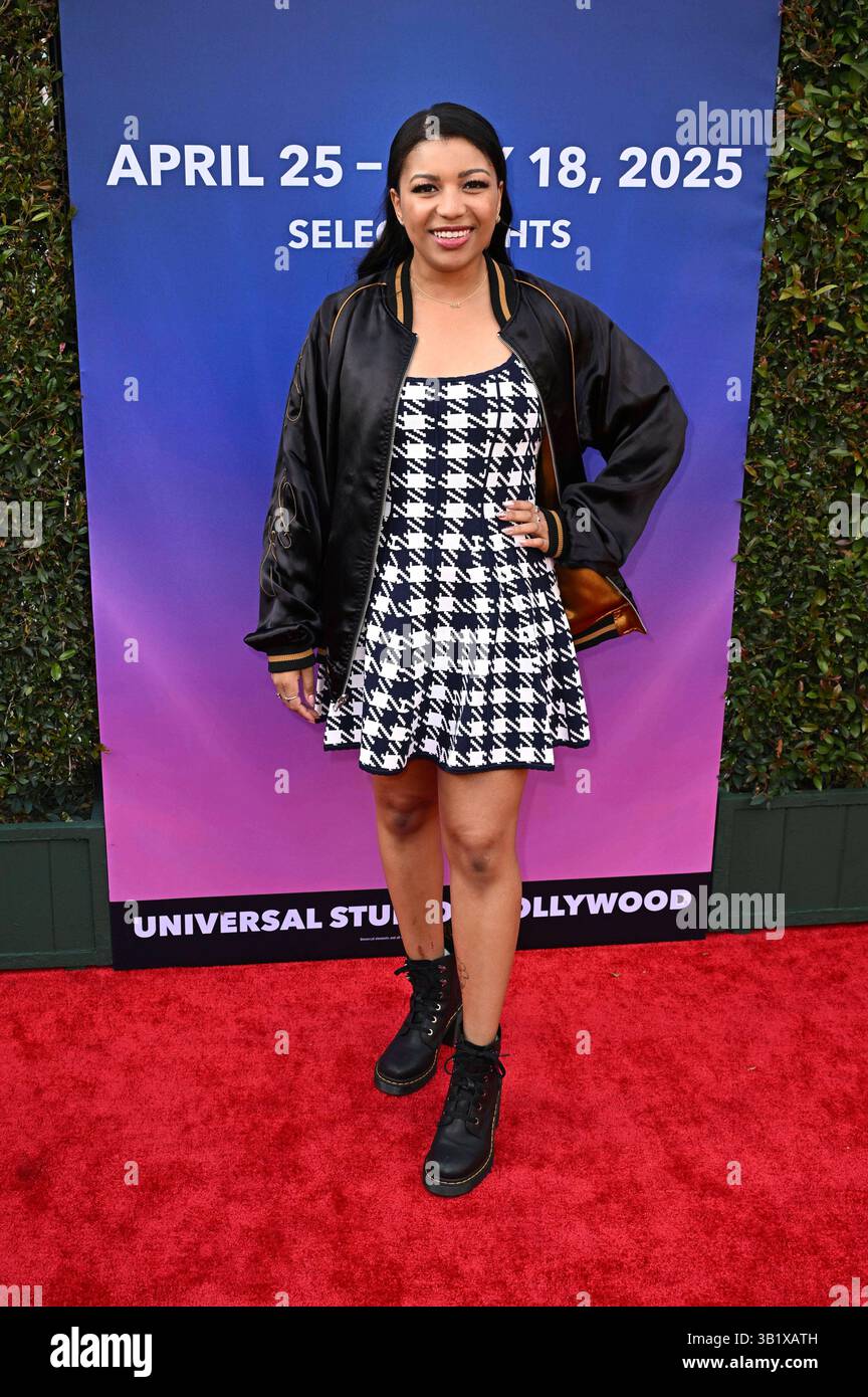 Mica Burton bei der Eröffnung der Universal Fan Fest Nights in den ...