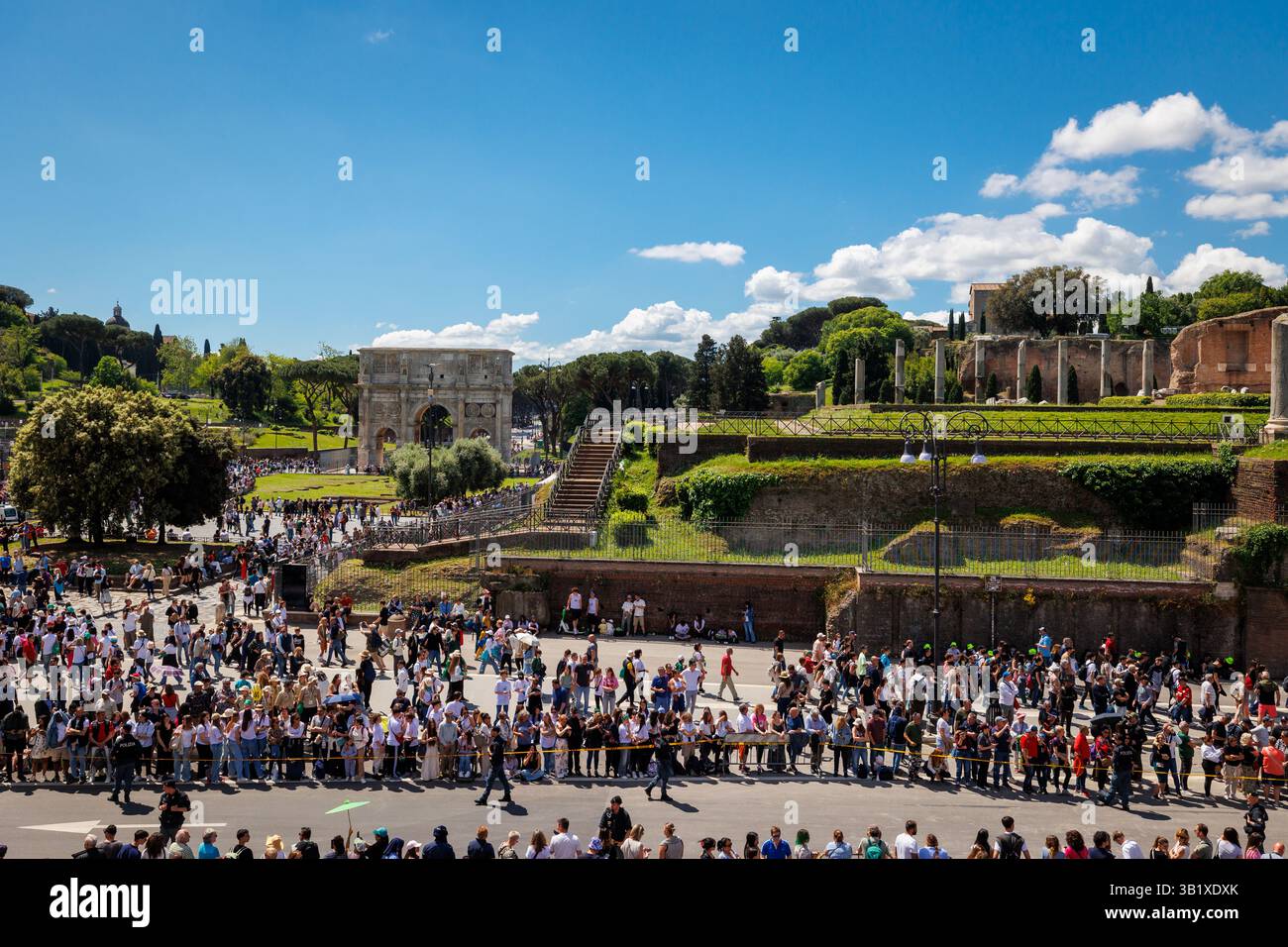 Crowd waiting passage body hi-res stock photography and images - Alamy
