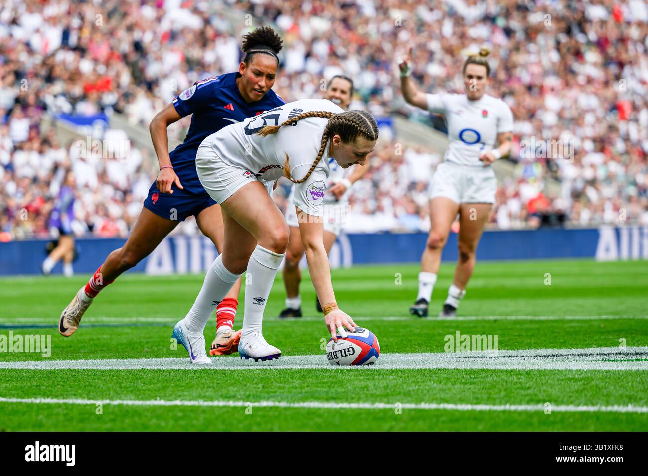 LONDON, UNITED KINGDOM. 26, Apr 25. Emma Sing of England Women scores a ...