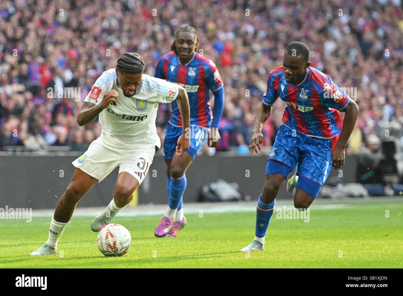 Leon Bailey (31 Aston Villa) goes forward during the Emirates FA Cup ...