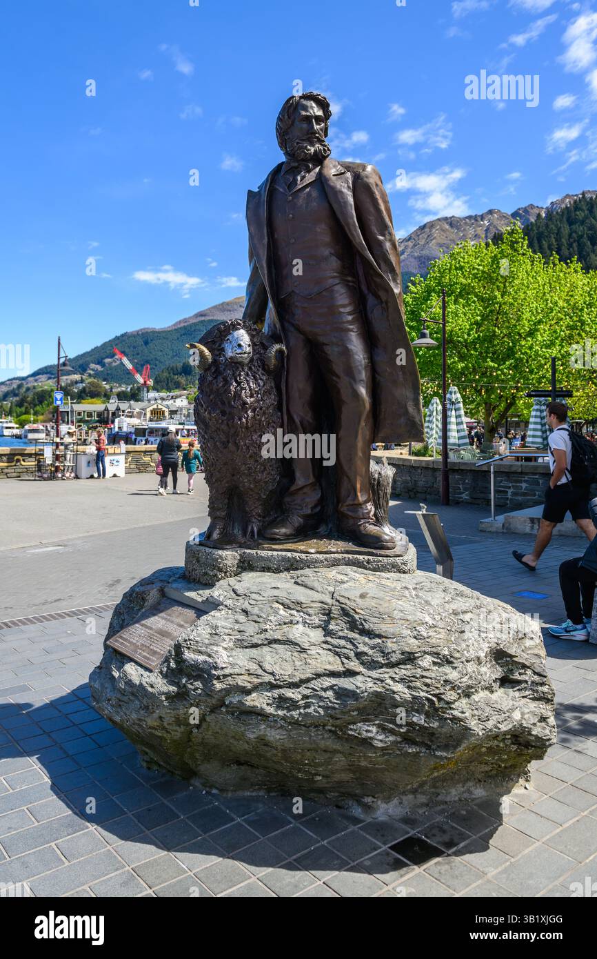 Sights and scenes from Queenstown, New Zealand Stock Photo - Alamy