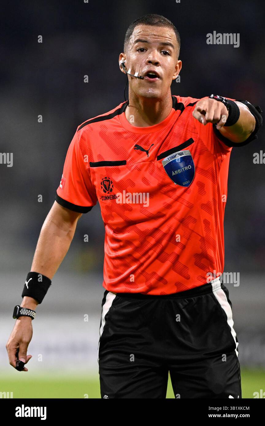 Jhon Ospina refere gestures during CA Central Córdoba vs Deportivo ...