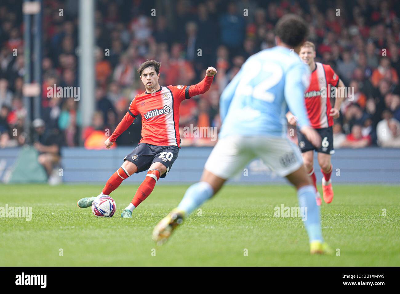 Liam Walsh of Luton Town during the Sky Bet Championship match Luton ...