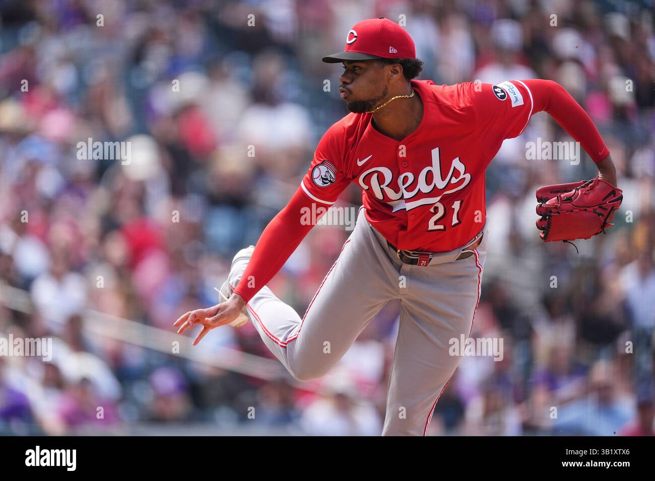 Cincinnati Reds starting pitcher Hunter Greene works against the ...