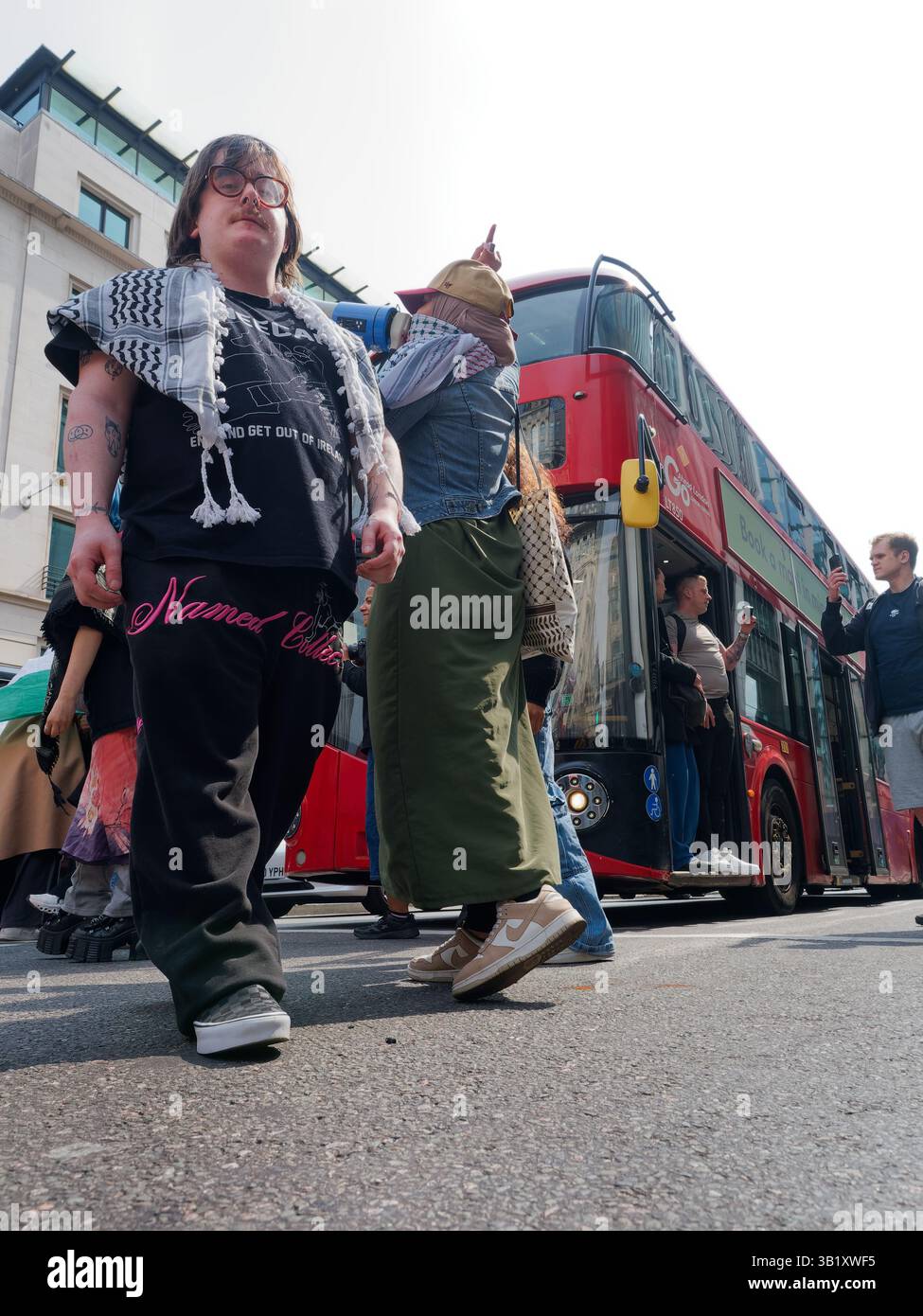 Pro-Palestine march blocks London Bridge Saturday, 26 April Stock Photo ...