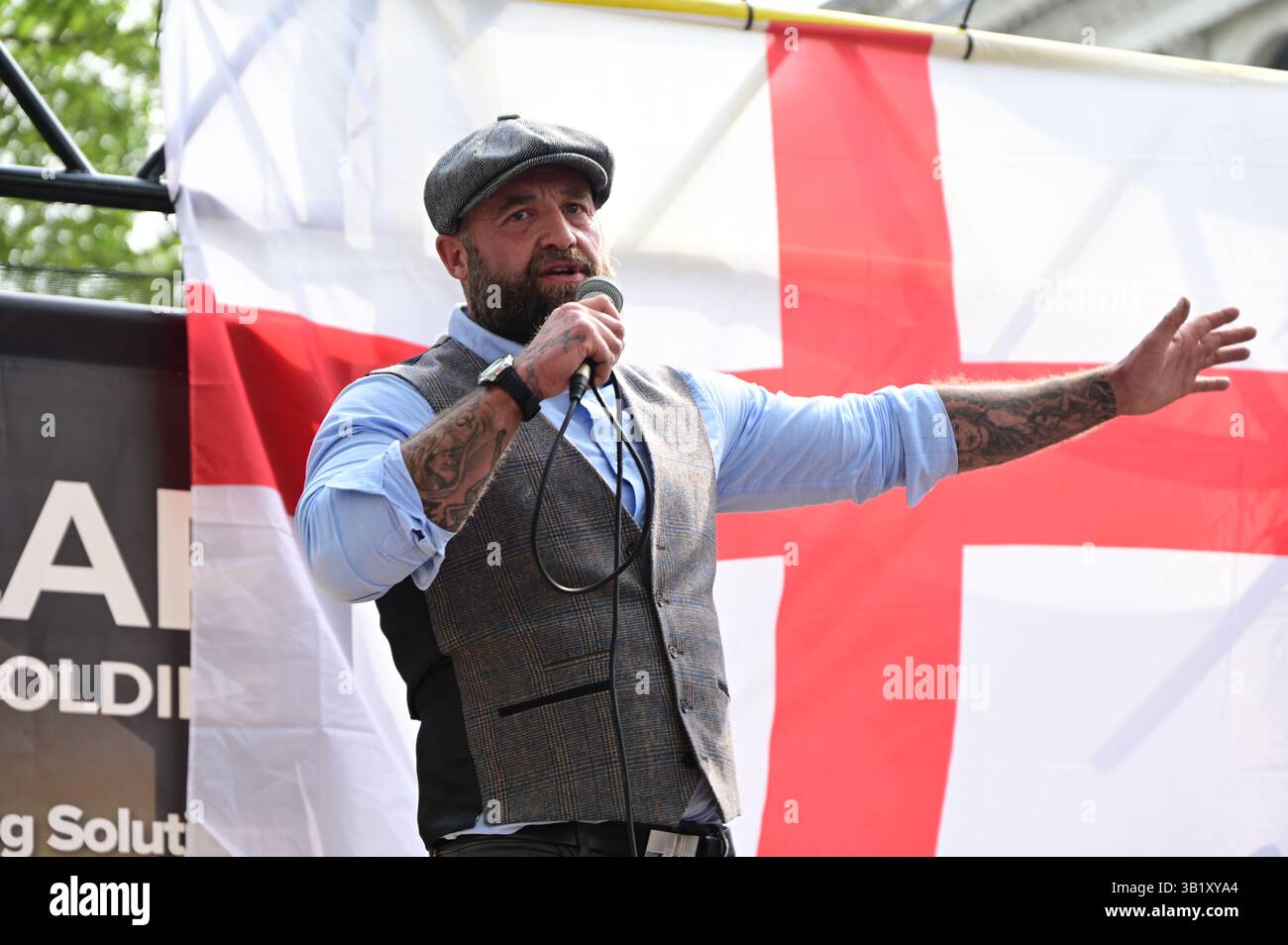 LONDON, ENGLAND - APRIL 26 2025: Dean Neil aka bricklayer at the Happy ...